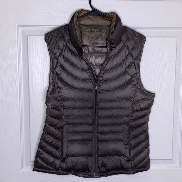 Bernardo | Jackets & Coats | Bernardo Goose Down Metallic Puffer Vest M ...